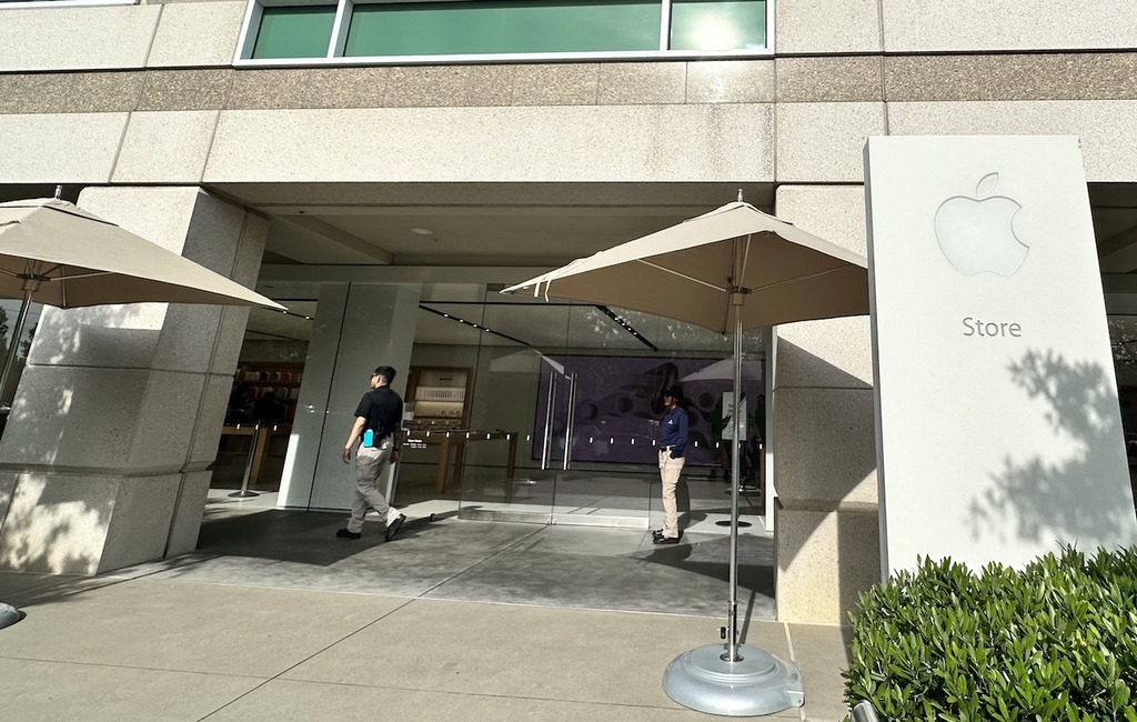 【直擊】Apple Fans 朝聖熱點 Visitor Center x Infinite Loop！5 大必買記念品 | ezone