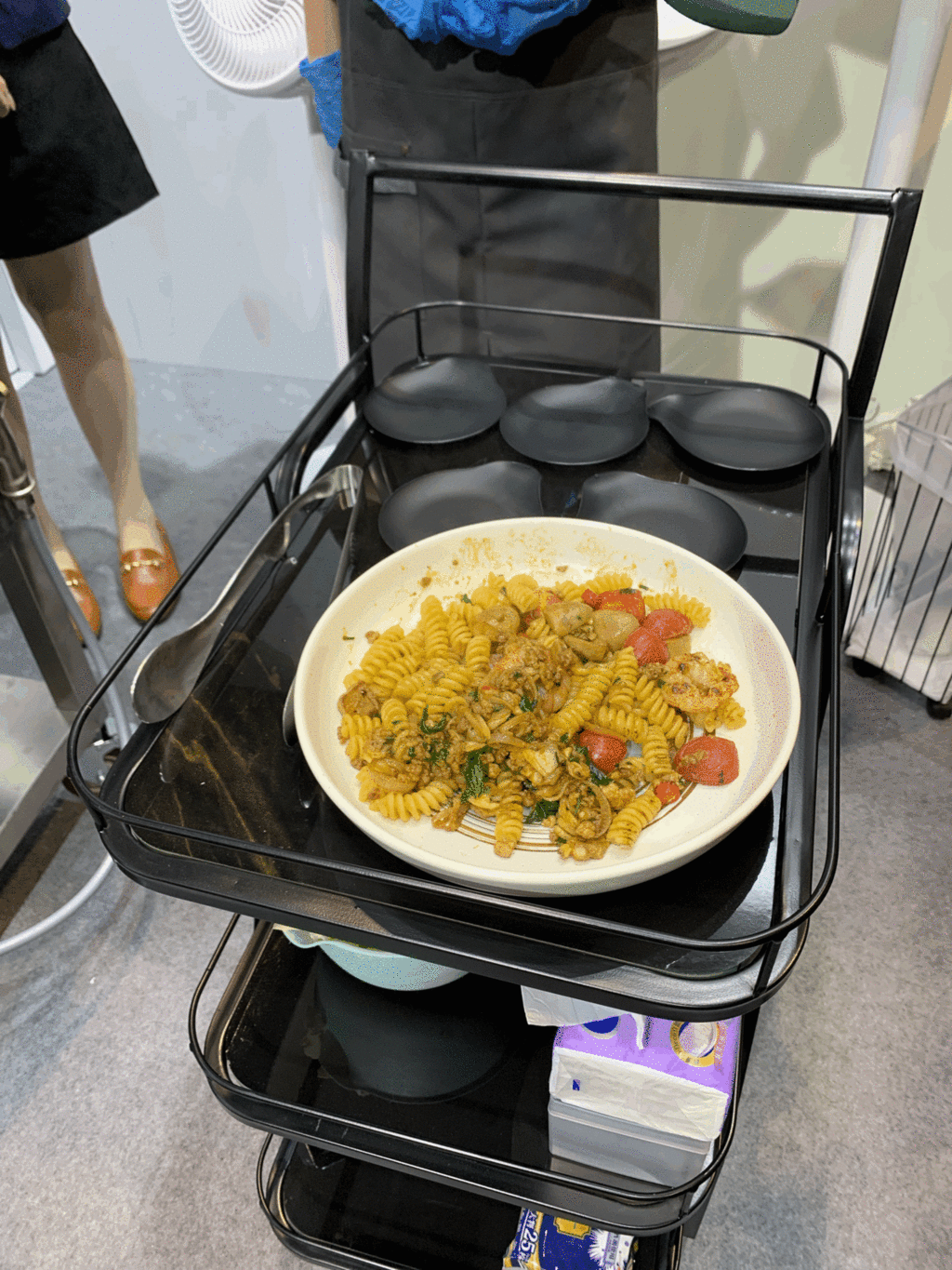 【AI 烹飪】BOTINKIT MAX 初登餐飲展 即睇星級廚師 Christian Yang 示範！ | ezone