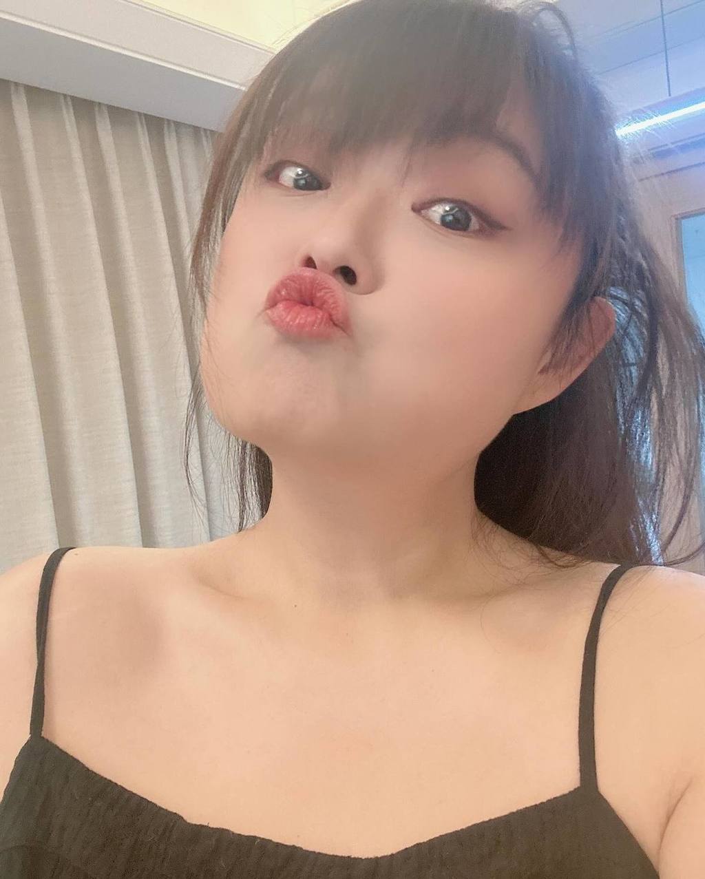 A0細細粒陳嘉佳瘦身成功後疑似有人追 收99支紅玫瑰不敢置信：送錯？ | UHK 港生活