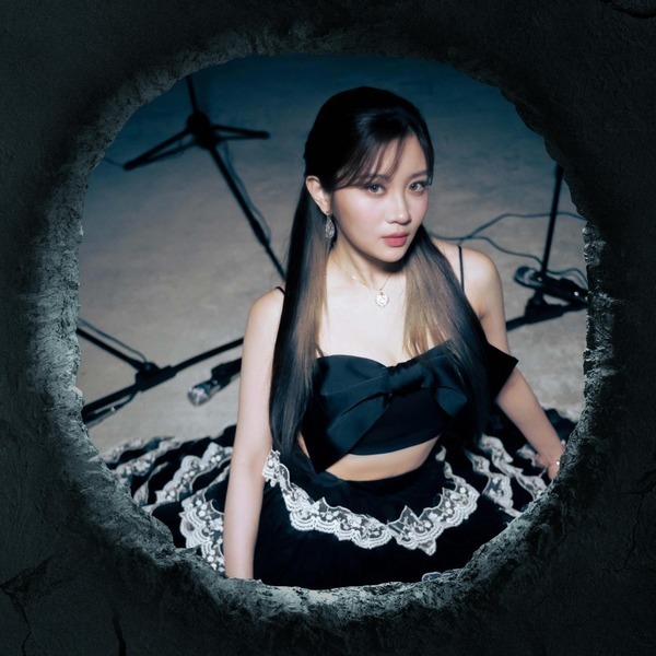 Candy@COLLAR原來禾桿冚珍珠 自信曬驕人事業線要隊長批准？ | UHK 港生活