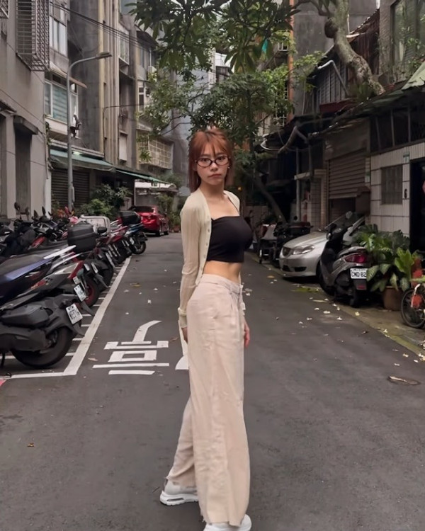 Edan林明禎台灣夜市行街被斷正？ 戀情疑曝光 網友反應兩極 | U Travel