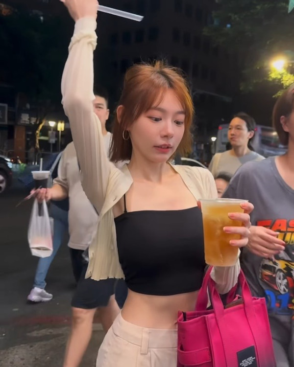 Edan林明禎台灣夜市行街被斷正？ 戀情疑曝光 網友反應兩極 | U Travel