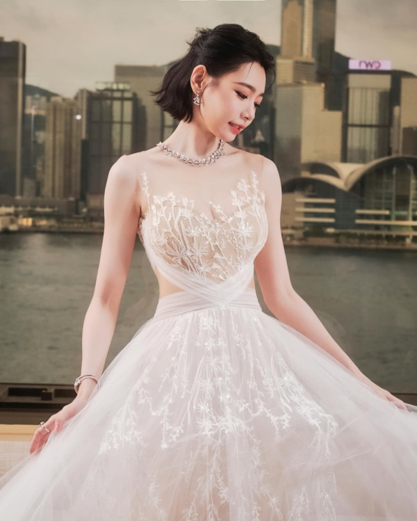 Edan林明禎台灣夜市行街被斷正？ 戀情疑曝光 網友反應兩極 | U Travel