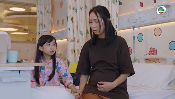 前TVB女星半裸上陣浸溫泉曬香肩 離巢大解放！罕曬出浴照僅泡泡遮胸 | U Travel