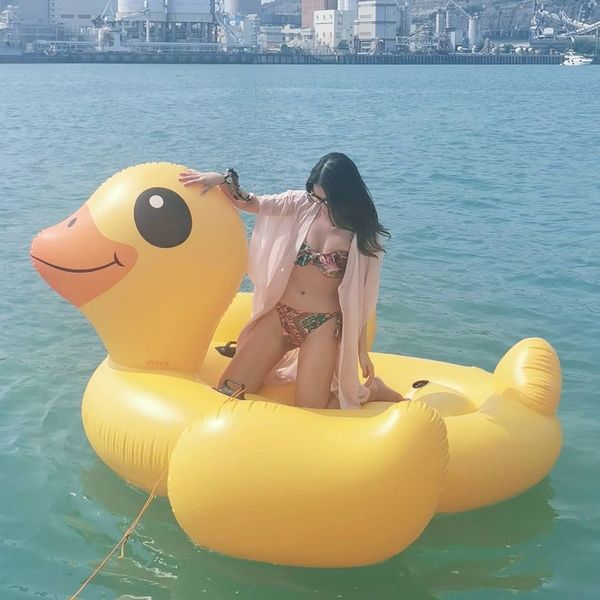 TVB小花比堅尼上陣沙灘騎馬奔馳 被指「腰長腳短」高EQ回應 | U Travel