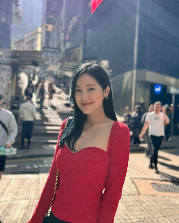 TVB小花比堅尼上陣沙灘騎馬奔馳 被指「腰長腳短」高EQ回應 | U Travel