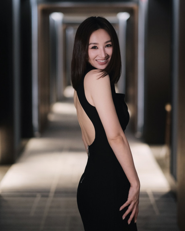 TVB咪神高海寧Deep V事業線震撼眼球！美貌被指撞樣AV 女優OO！- U Beauty