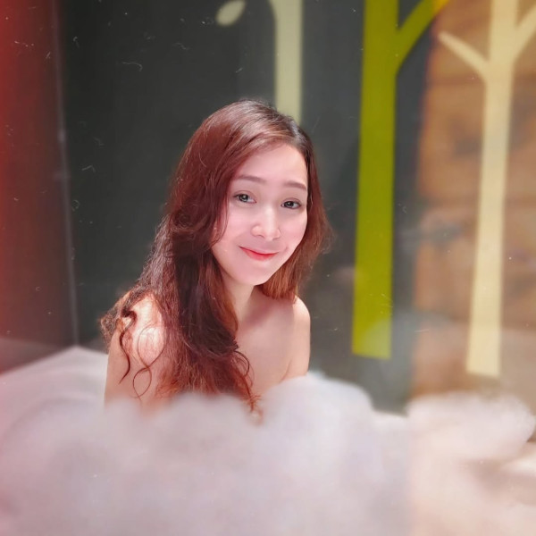 前TVB女星半裸上陣浸溫泉曬香肩 離巢大解放！罕曬出浴照僅泡泡遮胸 | U Travel