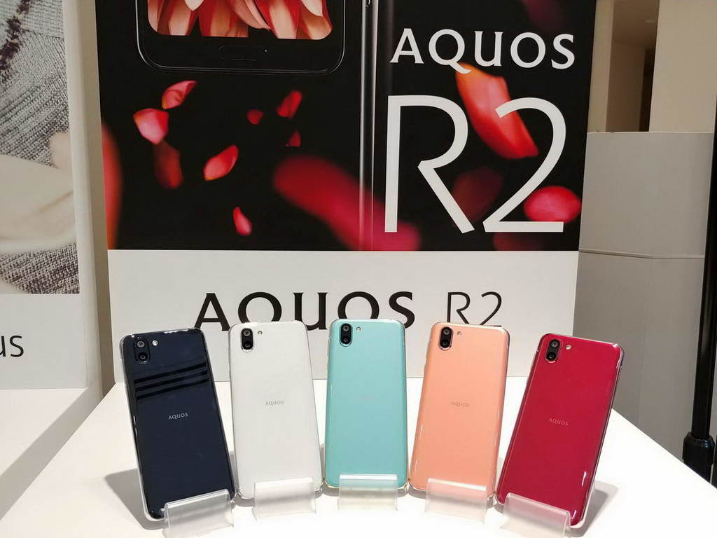 Sharp AQUOS R2 發布！使用 100Hz 異形屏！ | ezone