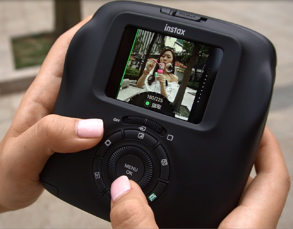FUJIFILM instax SQUARE SQ20 即影即有實試！15 秒短片任揀一格即印 | ezone