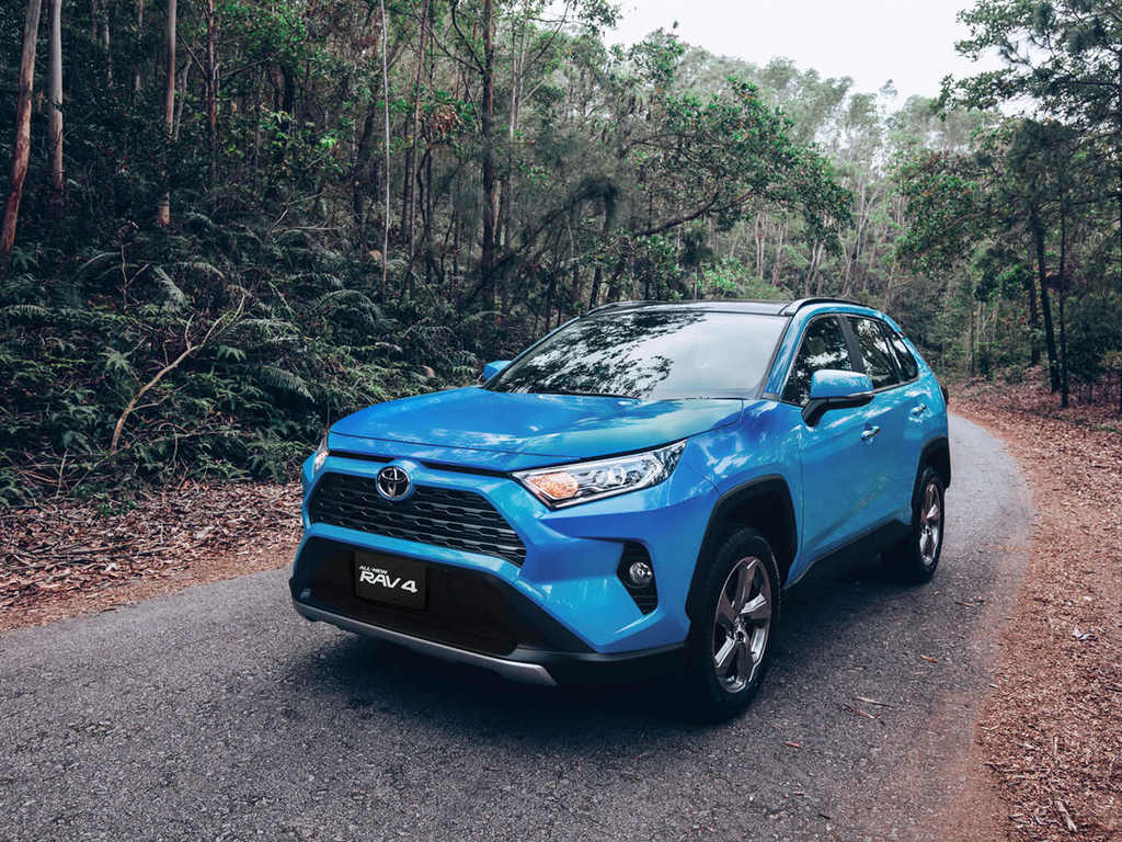 Toyota 新 RAV4 香港開賣！叫價進取實用派 | ezone