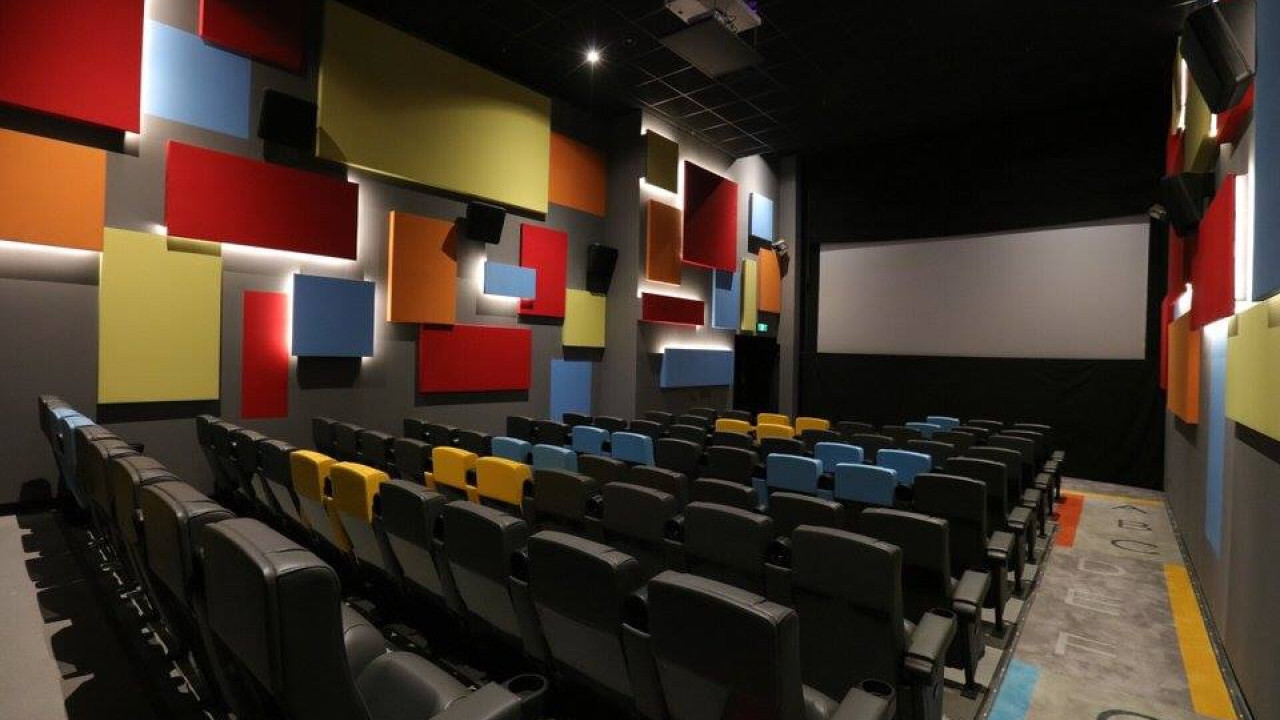 MCL指定戲院加開午夜場！平安夜及除夕夜2日2D票價低至$65 | UHK 港生活