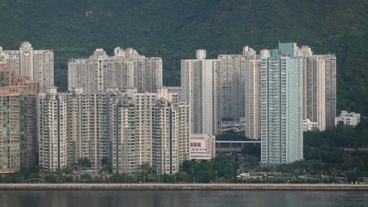 公屋抽查｜港女入住公屋單位不足1年！突遭抽查「連中三獎」網民揭驚人內情 | UHK 港生活