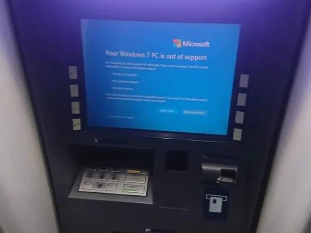 Windows 7 自動櫃員機再現 網友笑指 Windows XP ATM 仍然存在 | ezone